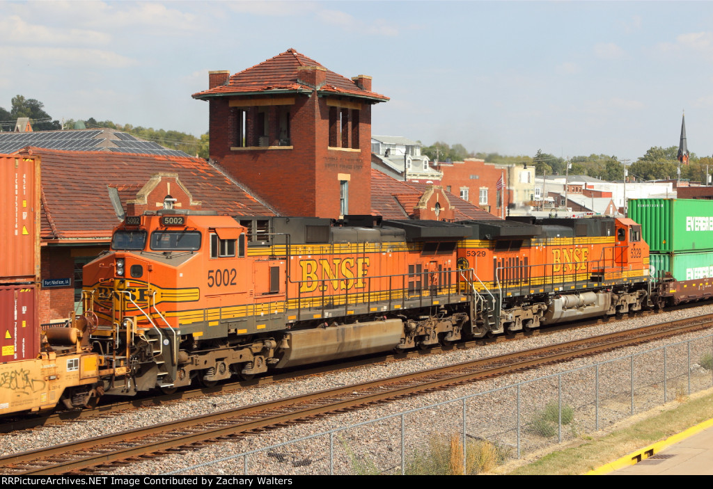 BNSF 5329 5002